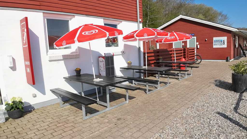 Isbutik - Humlum Camping